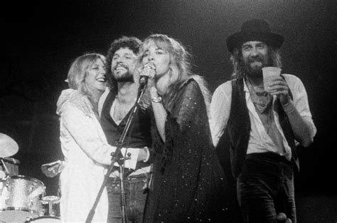 Fleetwood Mac ‘rumours Live Debuts In Top 10 On Album Sales Chart