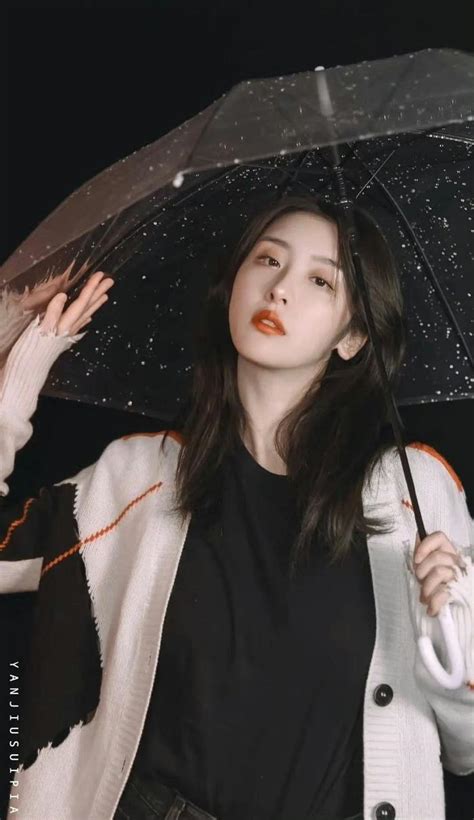 丨omg今天张雨绮在戛纳的撑伞图也太美了吧