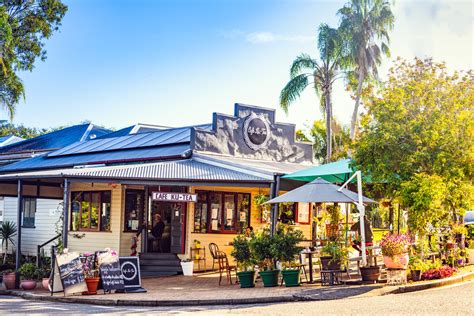 Raspberry Beret You Or Your Mum Would Look Fabulous In This Heaps To