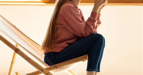 다리 꼬는 것 말고도… ‘이 자세 허리 건강에 毒