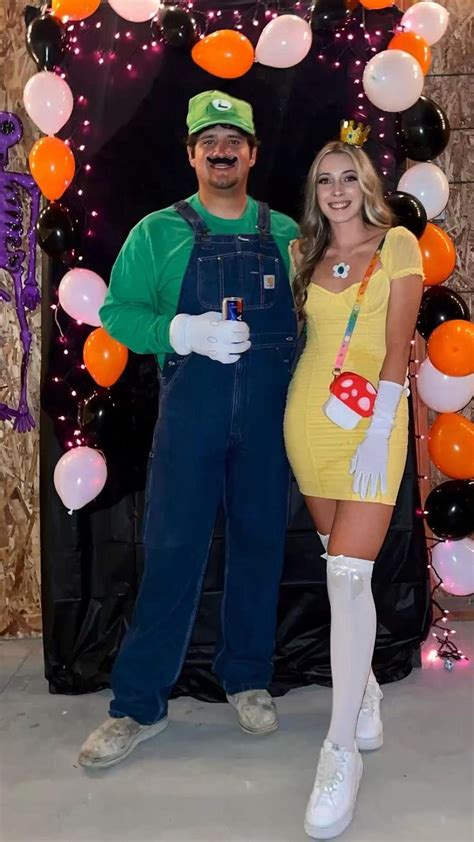 Luigi And Daisy Halloween Costume Couples Halloween Costume Mario