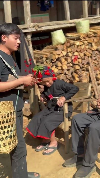 ສິບສີ່ກຸມພາ ຢູ່ກັບພໍ່ກັບແມ່ พูน้อย ພູນ້ອຍ Youtube