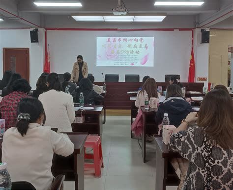 冲口街开展美荔巾帼心向党巧手生花制扇至美团扇DIY活动图 广州市荔湾区人民政府门户网站