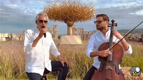 اجرای قطعه جاودانه ملودراما توسط آندره آ بوچلی، خواننده بزرگ ایتالیایی فیلو