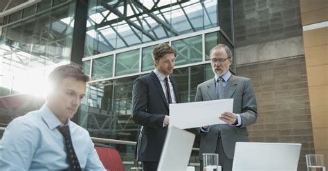 ¿qué Buscan Los Centennials Y Millennials En Sus ámbitos Laborales