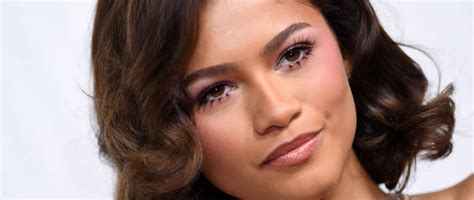 7 Steps To Ace The Retro Makeup Look Like Zendaya And Jenna Ortega
