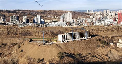 ფოტოფაქტი განაშენიანება ვერეს ხეობაში და მშენებლობის ისტერია რომელიც დედაქალაქის შემოგარენშიც