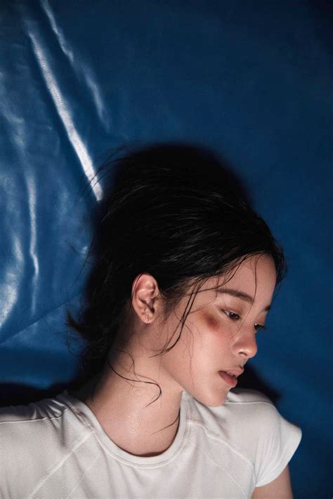 欧阳娜娜单曲mv剧照释出 湿发战损妆故事感十足 搜狐大视野 搜狐新闻
