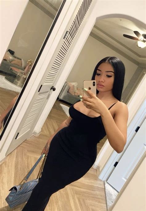 Favforeign Gorgeous Women Bout Model