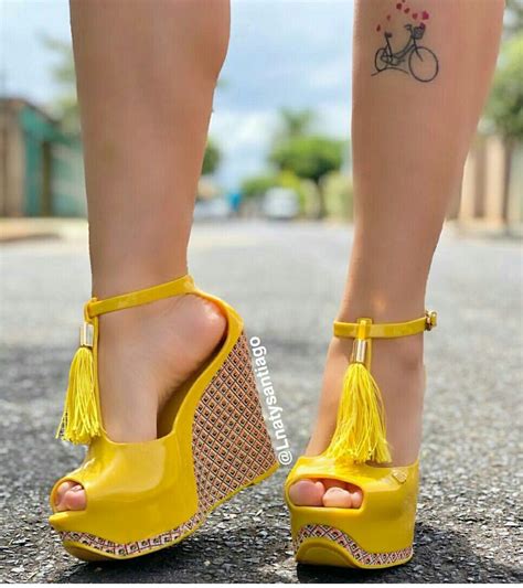 Pin Em Footjob