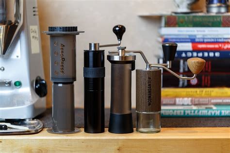 Кофемолки ручные жерновые купить в Москве по доступной цене в интернет магазине в Torrefacto