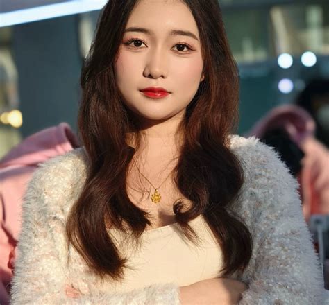 Xiaoyan Bsn直播表演 Celebs Live