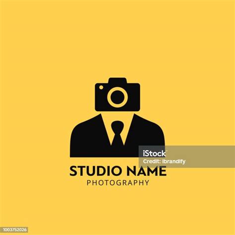 노란색 바탕에 사진 작가 대 한 검은 벡터 아이콘입니다 카메라 아이콘 눈 신체 부분에 대한 스톡 벡터 아트 및 기타 이미지 눈 신체 부분 디자인 모던 양식 Istock