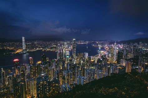 강가 건물 건축 고층 건물 글로벌 시티 금융지구 높이 솟은 다채로운 조명 도시 도시 경관 도시 풍경 도시의 도시의 불빛 도시의 스카이 라인 도심