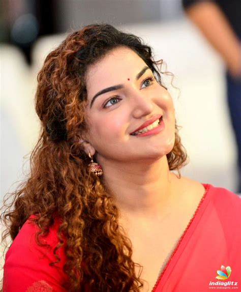 Honey Rose Photos Tamil Actress Photos Images Gallery Stills And
