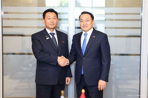 УИХ ын дарга Д Амарбаясгалан БНАСАУ ын Ардын Дээд Хурлын дарга Пак Ин Чөлтэй албан ёсны уулзав