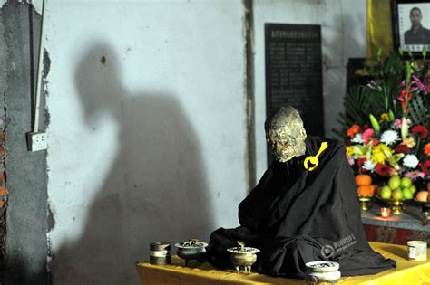 福建老和尚肉身坐缸3年不腐 寺庙将塑金身 青岛新闻网
