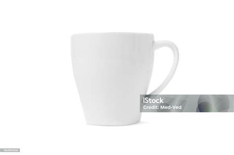 흰색 배경에 고립 된 음료를위한 흰색 차 컵 세라믹 커피 컵이나 머그잔 클로즈업 모의 클래식 도자기 기구 흰색에 브랜딩을위한 빈 세라믹 머그잔 모형 템플릿 흰색에 대한 스톡