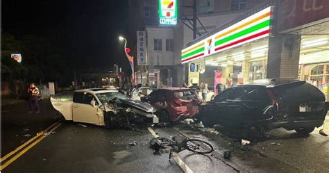 雨夜飆車！醉駕自投羅網警局前連撞5車 酒測值043當場送辦 社會 Ctwant