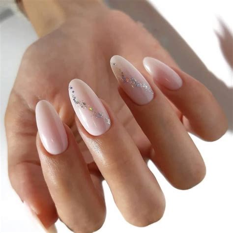 Молочный маникюр 2020 популярный тренд от инстаграмм фото Manicure
