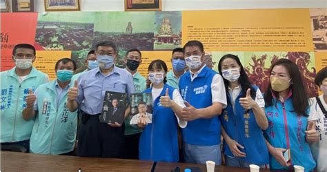 鍾東錦與「柯粉」女兒合體柯文哲 藍白暢談智慧城市治理 政治 Ctwant
