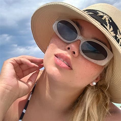 Gresly Aular Gresaular • Threads Say More