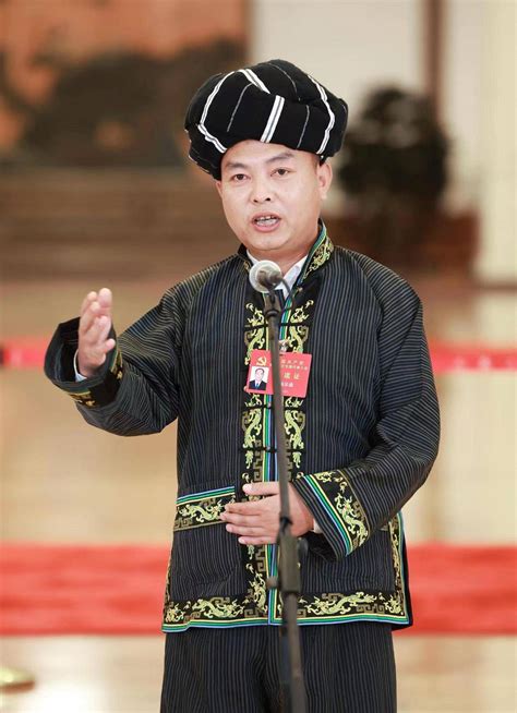 二十大第二场党代表通道 描绘中国故事里的红色绿色和古色 发展 张燕 文化