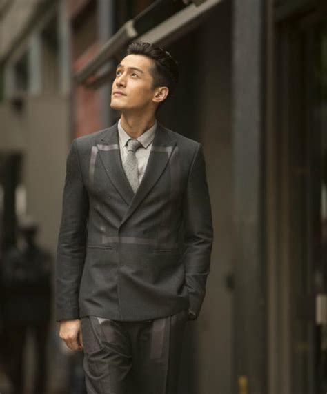 胡歌阿玛尼西装胡歌阿玛尼 伤感说说吧