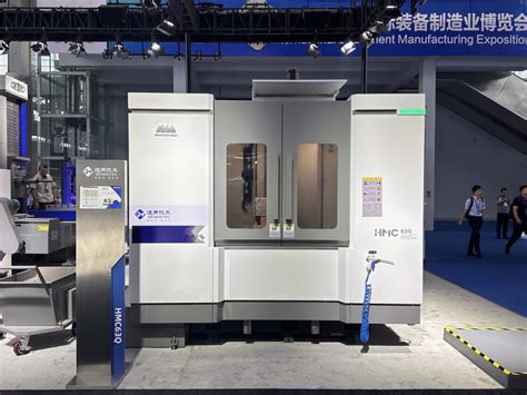 5 Axis Horizontal Machining Center HMC63Q High Precision CNC Turning Center Machine Tool