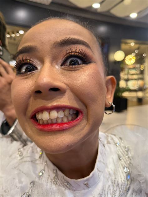 น้องมิ้นแสนซนคนสวย Added A New Photo น้องมิ้นแสนซนคนสวย