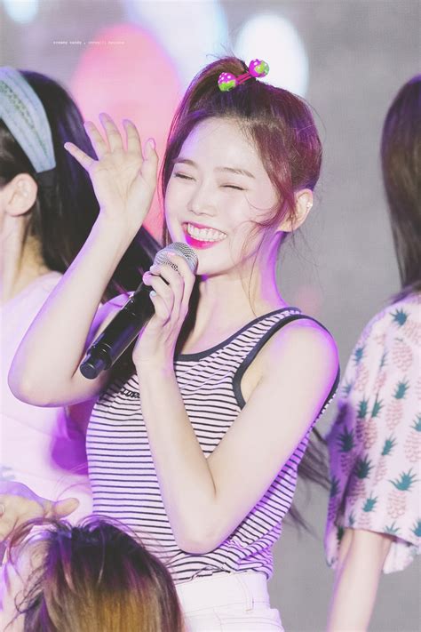 Hyojung Uwu Scrolller