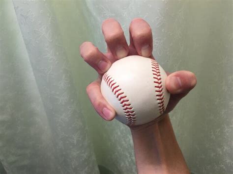 ナックルの投げ方と握り方【ボールが無回転で進む変化球を画像で解説】 ｜ Baseball Tripベースボールトリップ