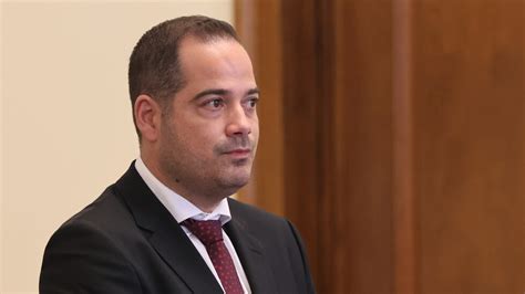 Депутатите изслушват вътрешния министър Nova