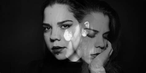 5 Reasons Feeling Insecure In A Relationship Is A Red Flag Mitzi Bockmann Yourtango