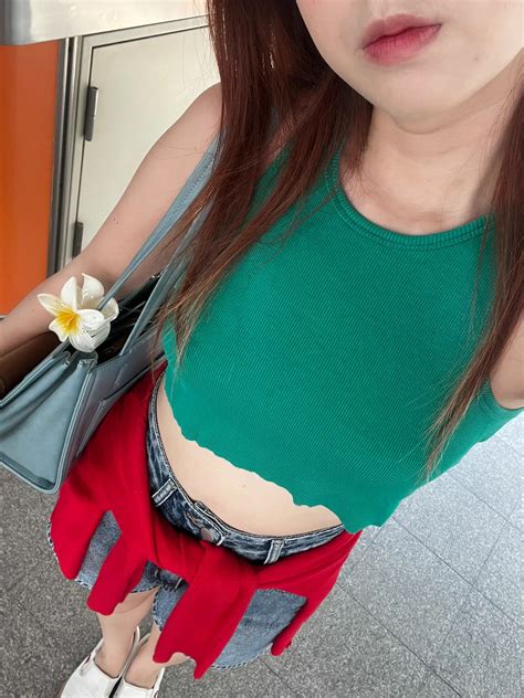 แชร์ไอเดีย Christmas Outfit 🎄🎉🎁 ️ แกลเลอรีที่โพสต์โดย Jaylerly Lemon8