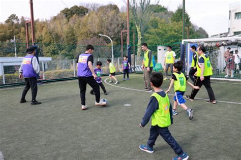 親子サッカー元プロ選手と一緒にプレイ親子でサッカーの試合をしよう年中さんOK未経験者大歓迎入門初中上級のレベル別駅近で行きやすいリピート続出大人気 都筑区中川