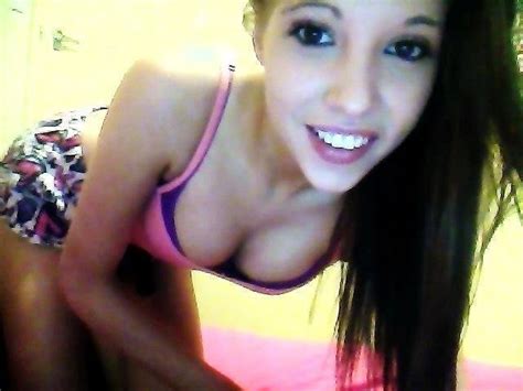 A Nice View Down Her Top Porn Pic A Nice View Down Her Top Porn Pic