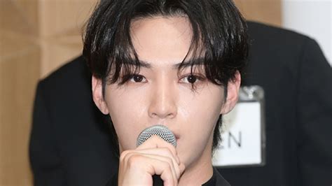 포토 소속사 대표 만행 폭로 기자회견 갖는 오메가엑스 한겸