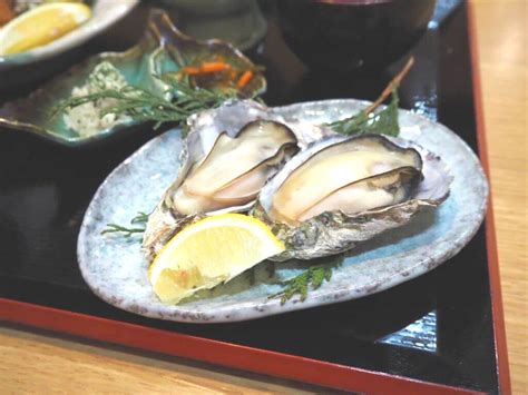 贅沢に牡蠣を7個も使った「広島名物牡蠣一番」の絶品ランチ｜広島市中区