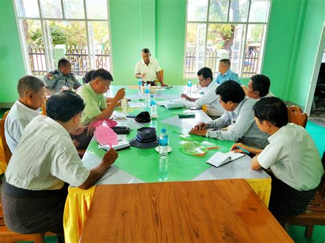 နတ်မောက်မြို့၌ လမ်းညွှန်ဆိုင်းဘုတ်များ၊ လမ်းအမှတ်အသားများနှင့် အချက်ပ