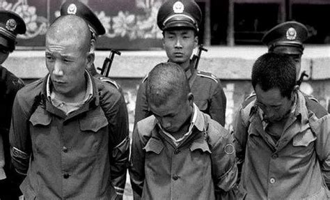 1983年严打有多厉害看看这些老照片或许就明白了 知乎