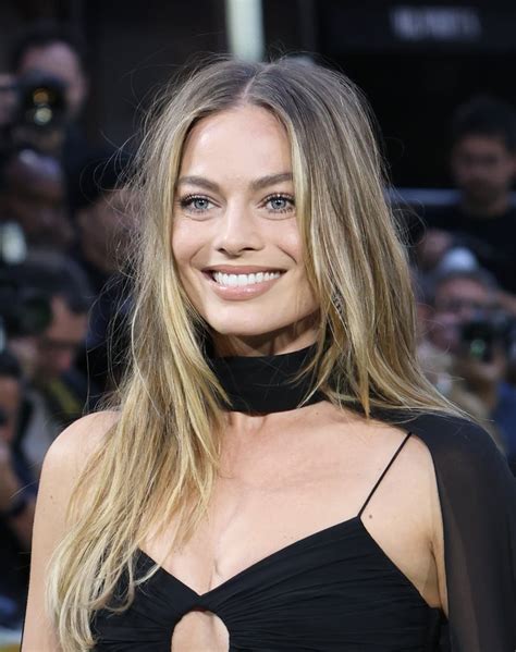 Margot Robbies Supermodel Nails At Amsterdam Premiere Popsugar Beauty