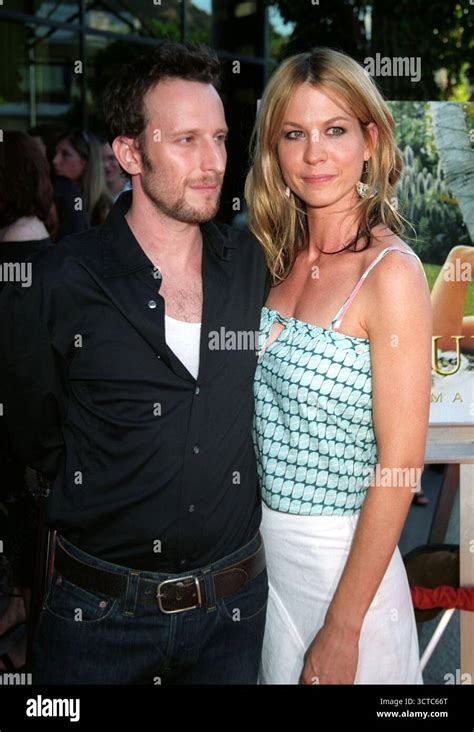 Jenna Elfman And Husband Bodhi Elfman At The Premiere Of Garden State