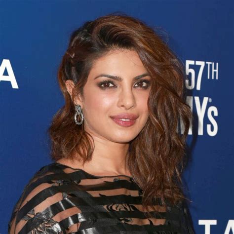 Найкрасивіші стрижки для жінок старше 40 з тонким волоссям поради стилістів та перукарів