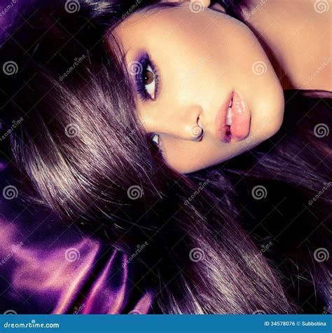 Portrait De Femme De Mode De Charme Photo Stock Image Du Lustre