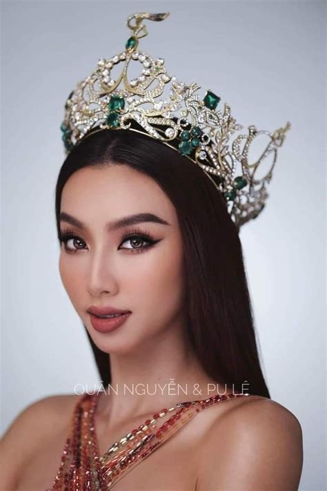 Ghim của MissyO trên TIARAS Nữ thần Con gái Hoa
