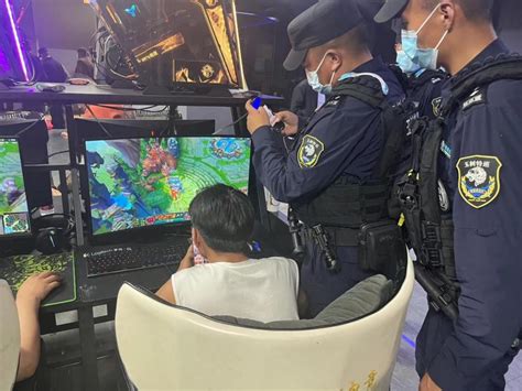 聚力“十个一” 构建平安新玉树 特巡警大队：联合派出所开展夏夜治安巡查宣防集中统一行动澎湃号·政务澎湃新闻 The Paper