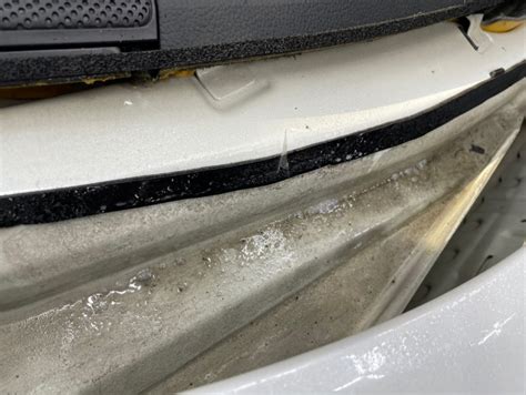 K5 전면유리교환 추운날씨에 갑자기 앞유리 깨짐 기아자동차 전면유리교체 솔라쉴드 틴팅 더스트맨 헤파 공기청정기 시공 및 내차 차유리교체비용 하이패스 원격시동경보기