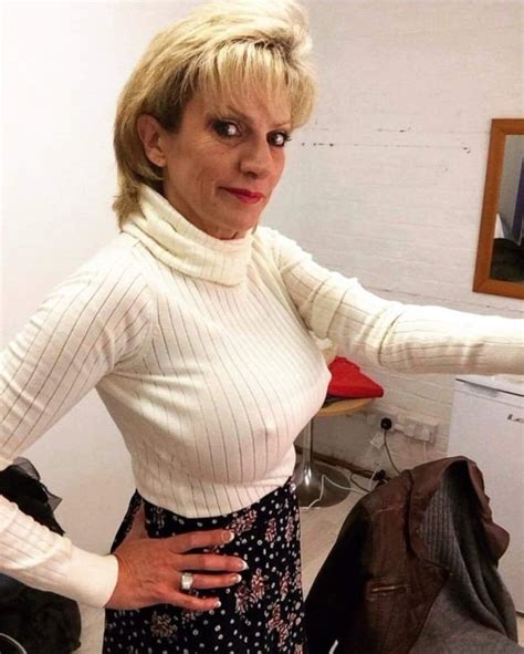 Pin Op Lady S