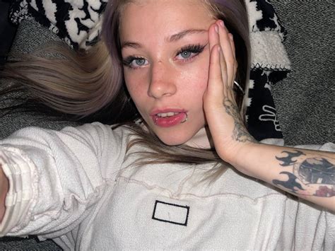 Pretty Babe R Whitegirlbeauty